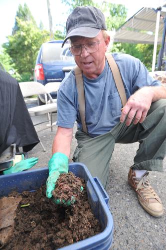 Red Worms at the Placerville farmers market | Photo Galleries ...