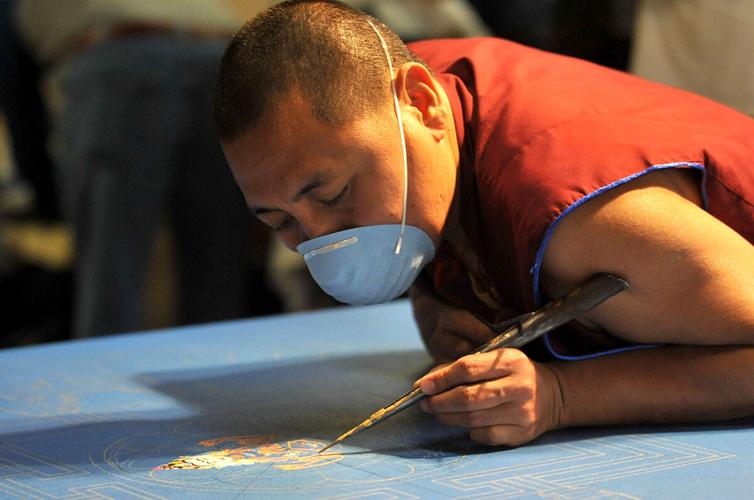 Patience is a virtue … and an art — Tibetan Monks create Sand Mandala ...