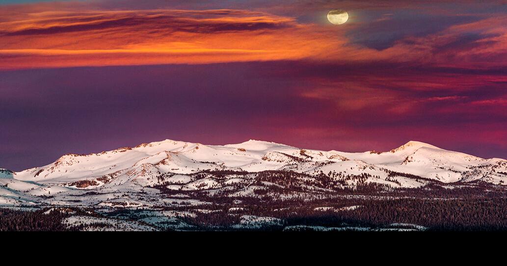 Paul Cockrell: ‘Moonrise Over Pyramid Peak’ | Photo Galleries ...