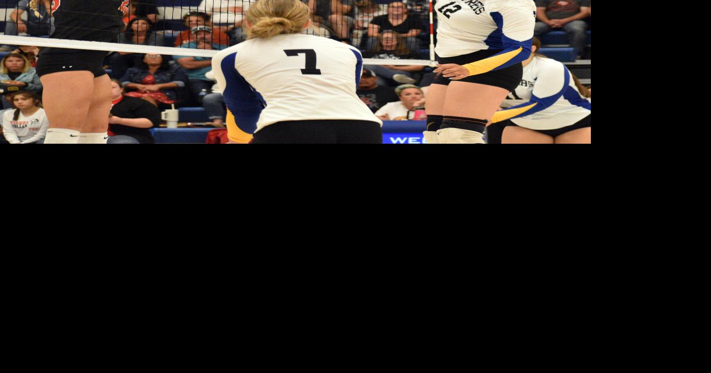 Panthers volleyball fights past Tigers | High School | mtexpress.com