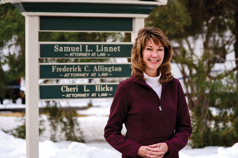 Women on bench, bar and in blue | Special Sections | mtexpress.com