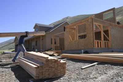 Strahorn developer to build fence instead of streetlights | Bellevue ...