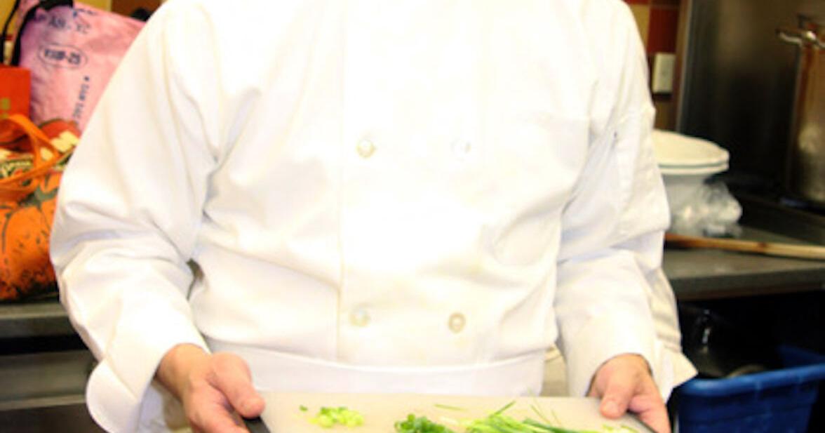 Learn Chinese cooking technique with Chef Kian | Events | mtexpress.com