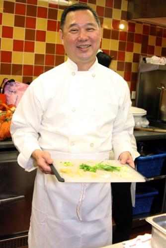 Learn Chinese cooking technique with Chef Kian | Events | mtexpress.com