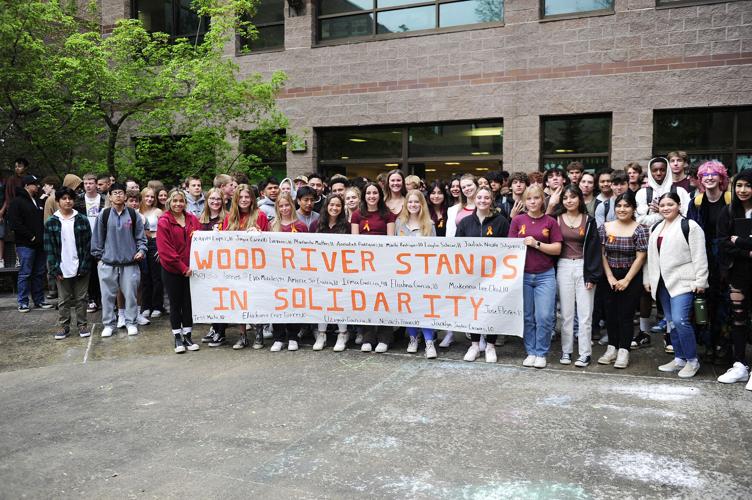 One year on, Wood River High School students honor Uvalde shooting ...