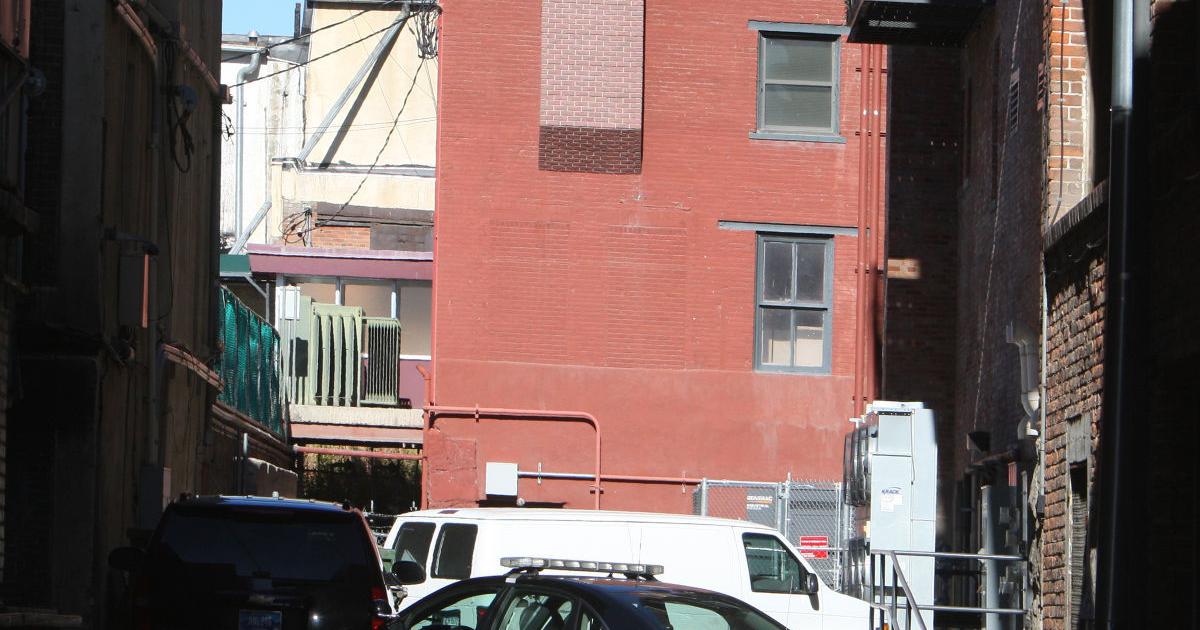 Coroner identifies man who died in fall from balcony