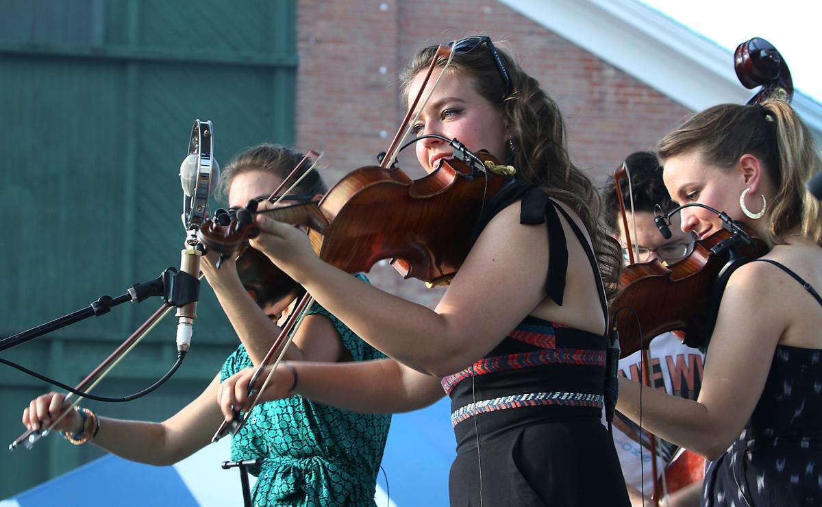 Folk fest kicks off with a 'fantastic' turnout | Entertainment ...