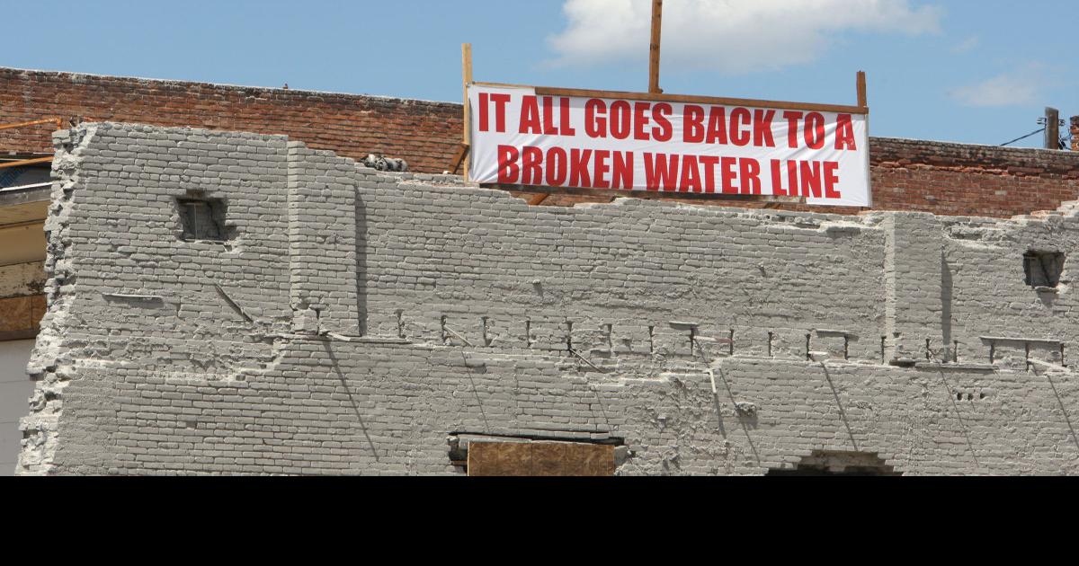 Documents show shoddy roof, other damage decades before building collapse