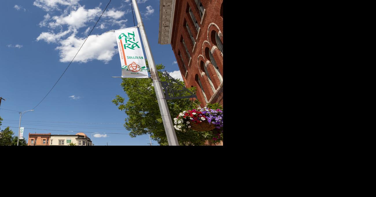 New An Ri Ra banners decorate Uptown Butte