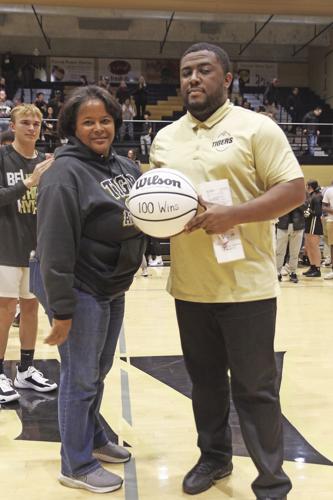 Murray High’s Curtis hits 100th win milestone | High Schools ...