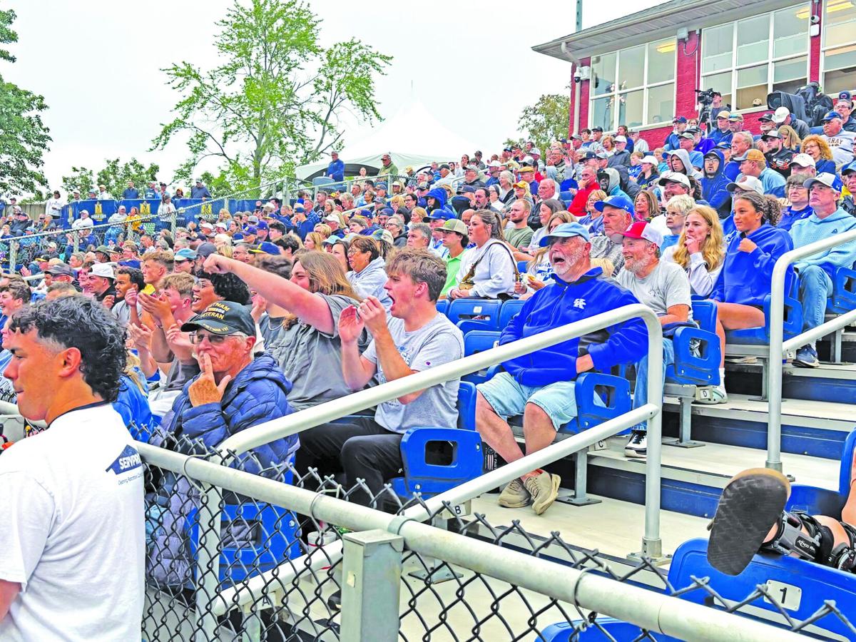 Packin' the seats at Reagan | Local News | murrayledger.com