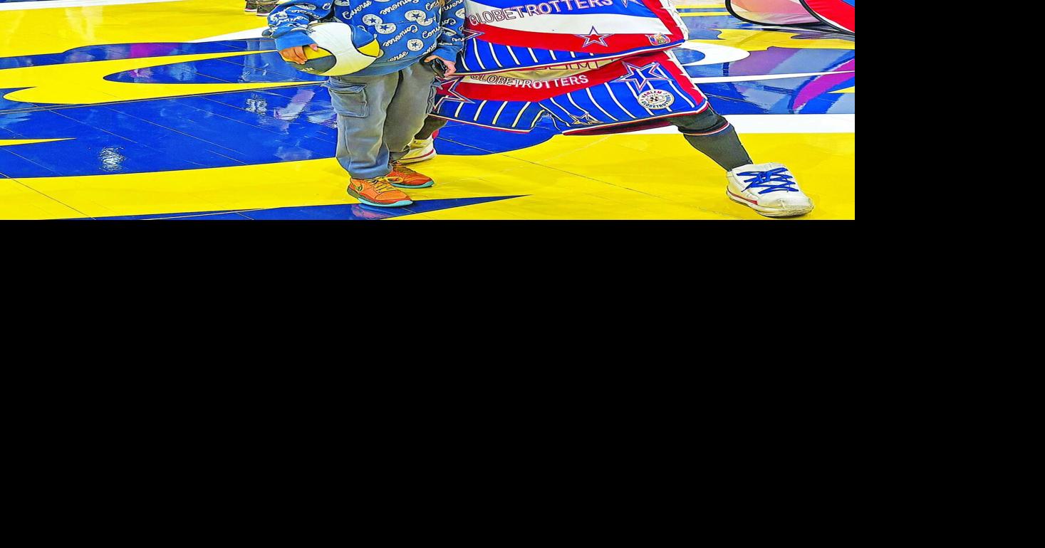 Posing with Globie | News | murrayledger.com