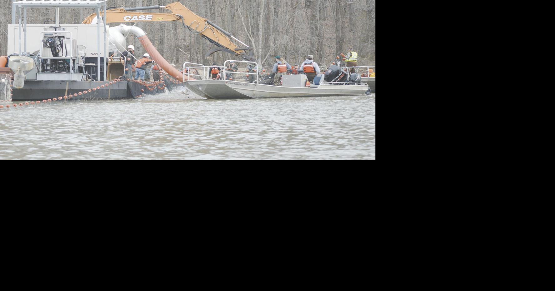 Kentucky leaders observe Asian carp removal method | Local News ...