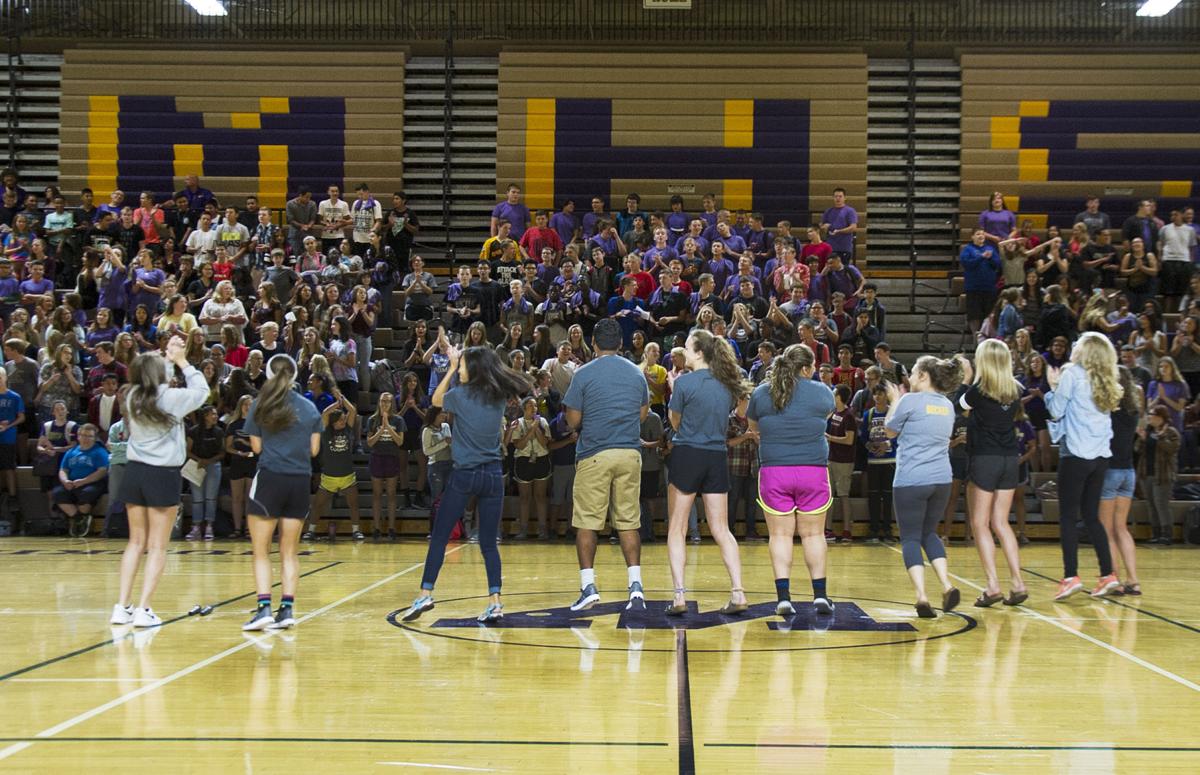 Incoming freshmen meet teachers and explore Muscatine High School ...