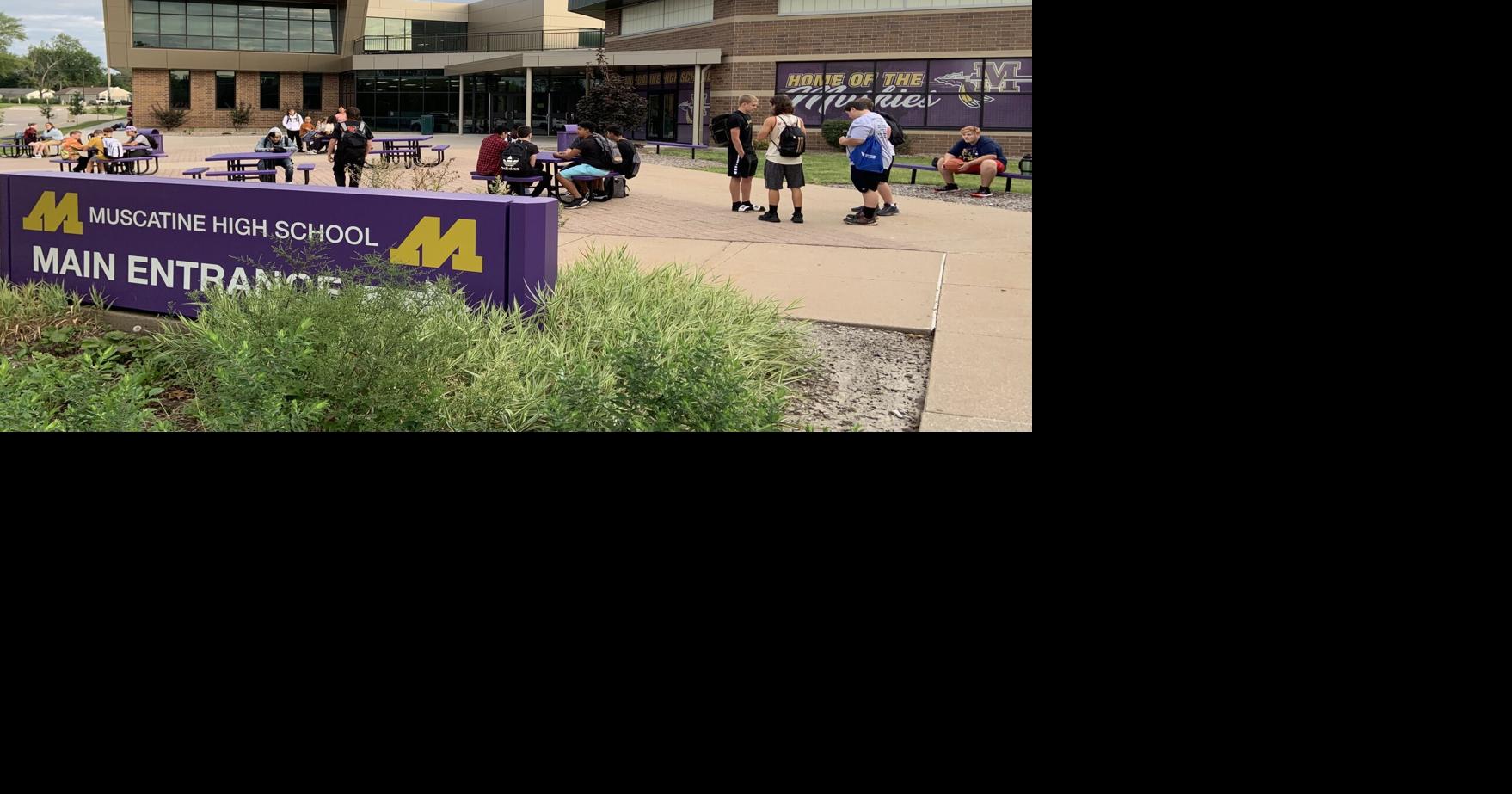 Muscatine High School welcomes freshmen during New Muskie Day