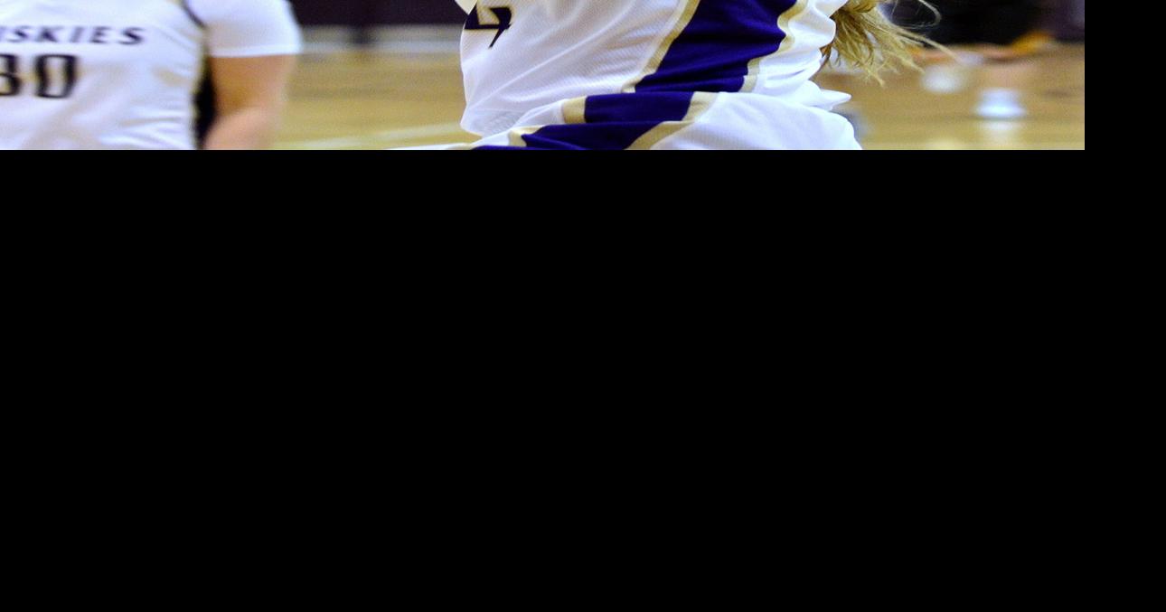 Clemens reaches 1,000 career points in win over Bettendorf
