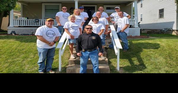 Muscatine County Sheriff's department helps during Day of Caring