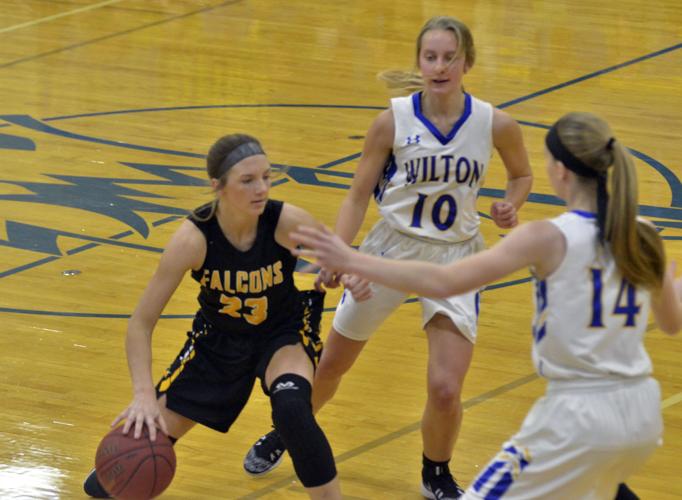 Wilton duo, L-M's Kylee Sanders named to all-district teams