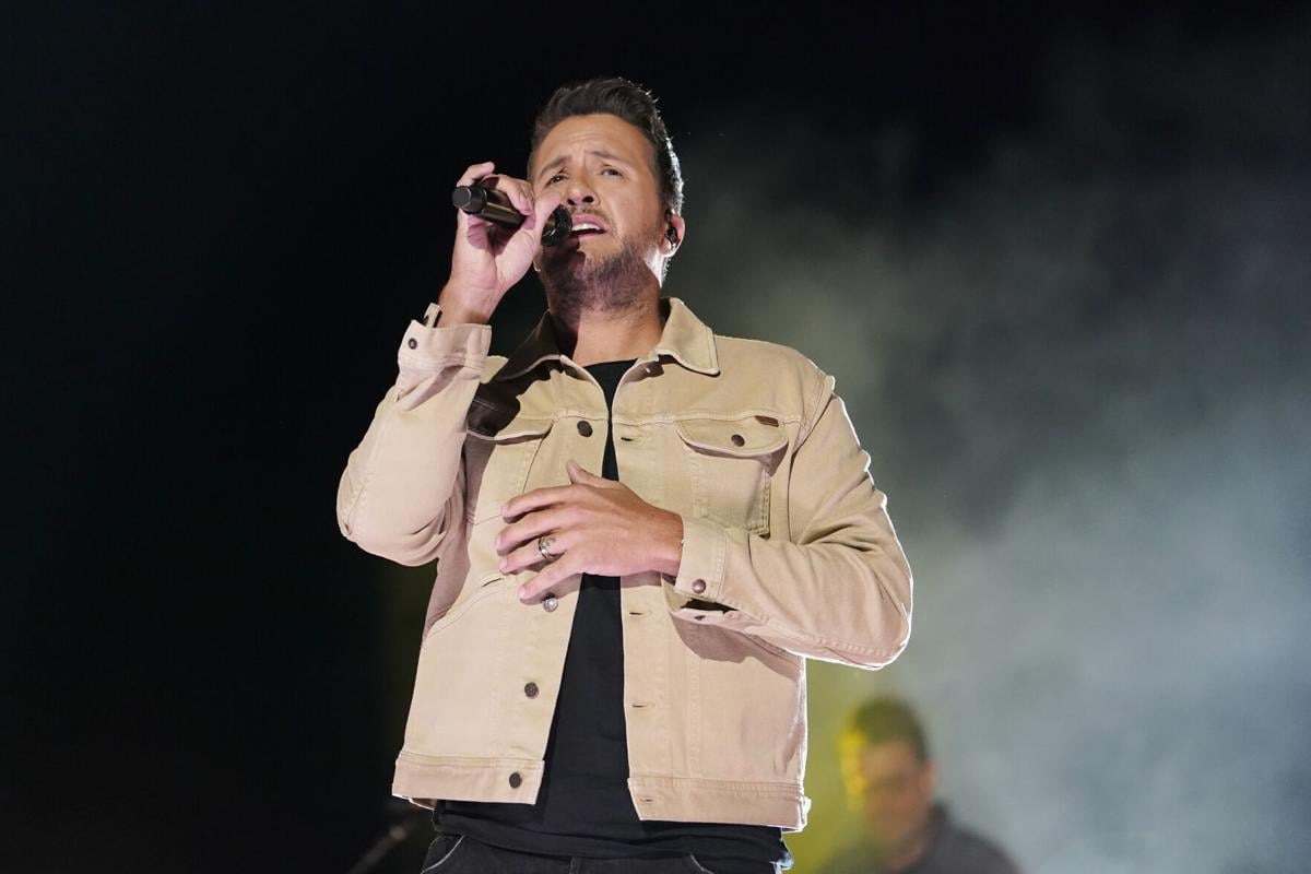 Luke Bryan coming to the Quad-Cities in summer 2026