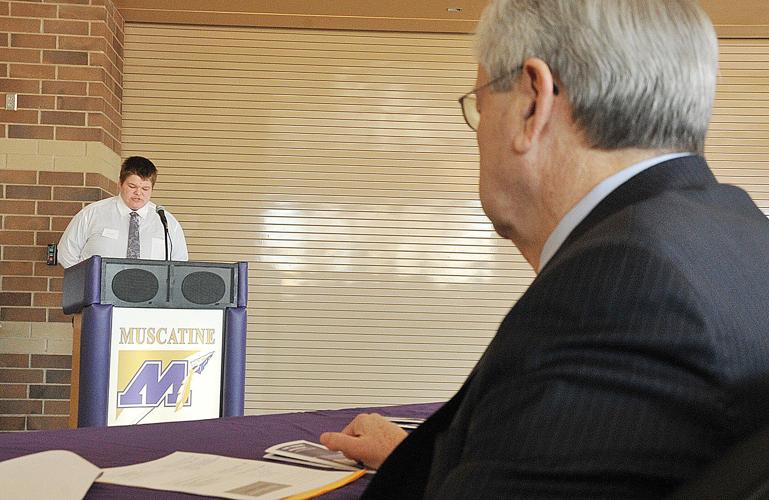 Governor Branstad visits Muscatine High School