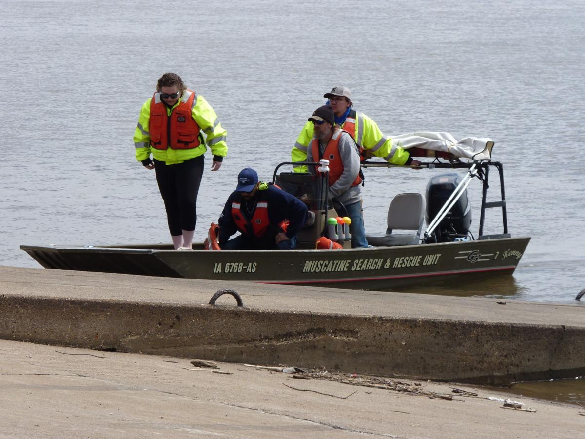 Rescue teams recover sinking boat Wednesday