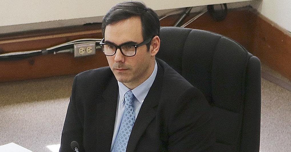 Muscatine sues former city attorney