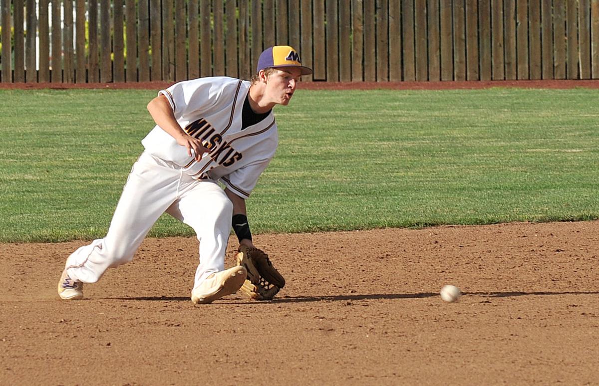 Muskie baseball plays better as it sweeps past Fort Madison | High ...