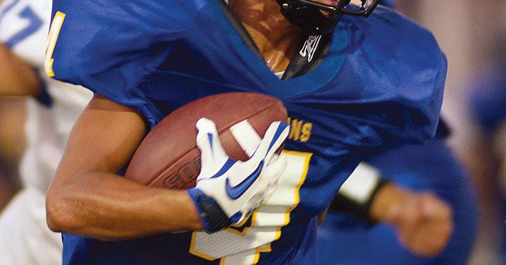Prep football: Wapello cruises past Columbus, off to 2-0 start