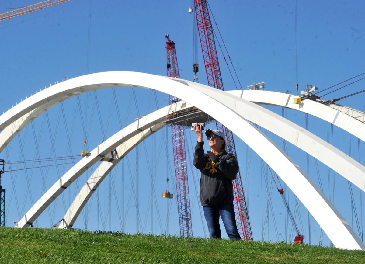 The new I-74 bridge in the Quad-Cities will have a glass-bottomed ...