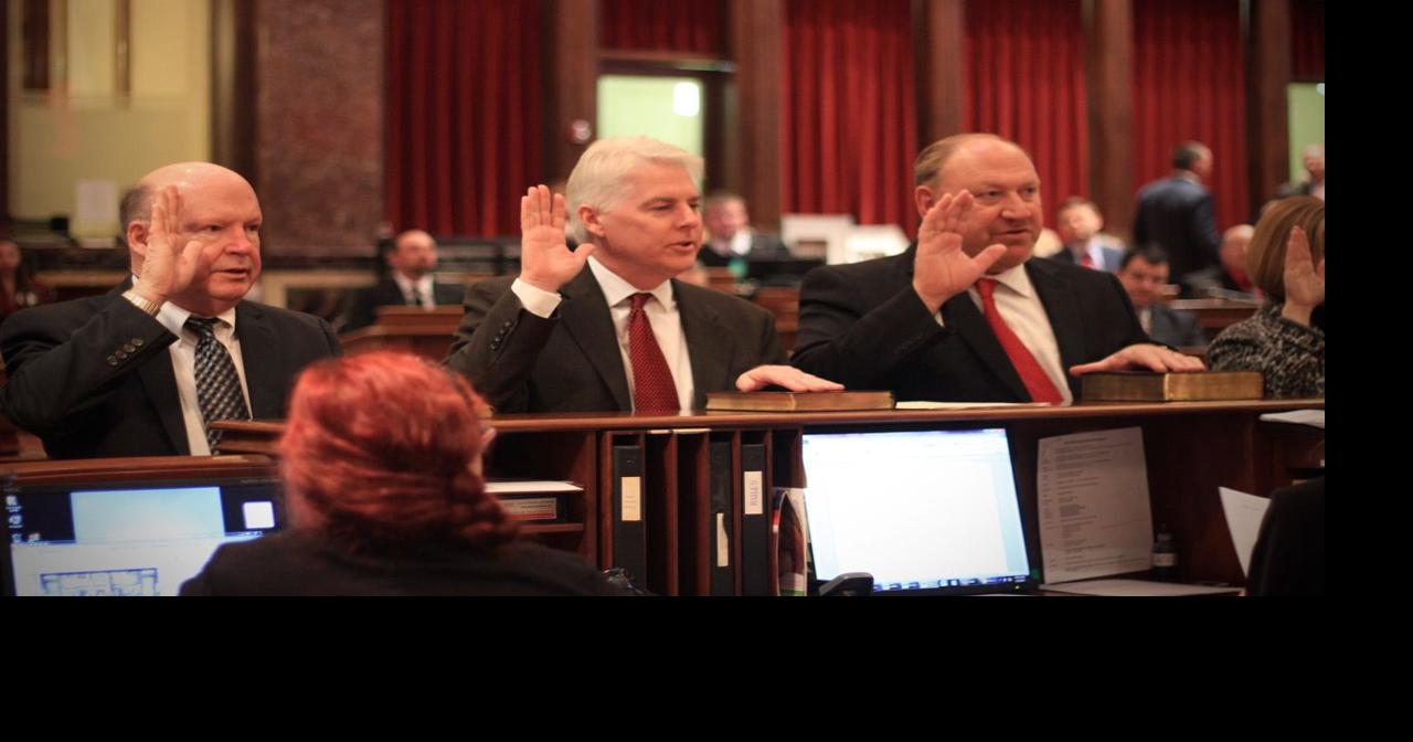 Senator Lofgren sworn in as 87th General Assembly begins