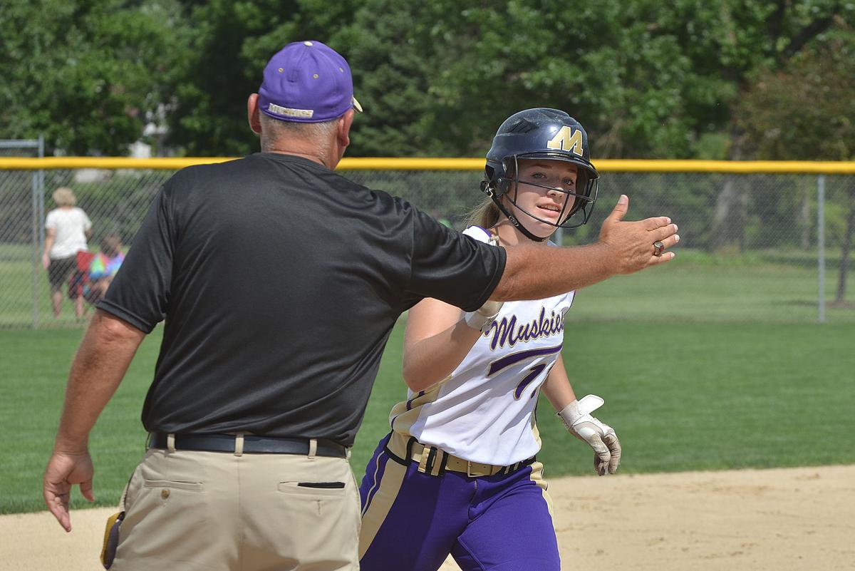 Muscatine softball undefeated after day one of Muskie Classic | High ...