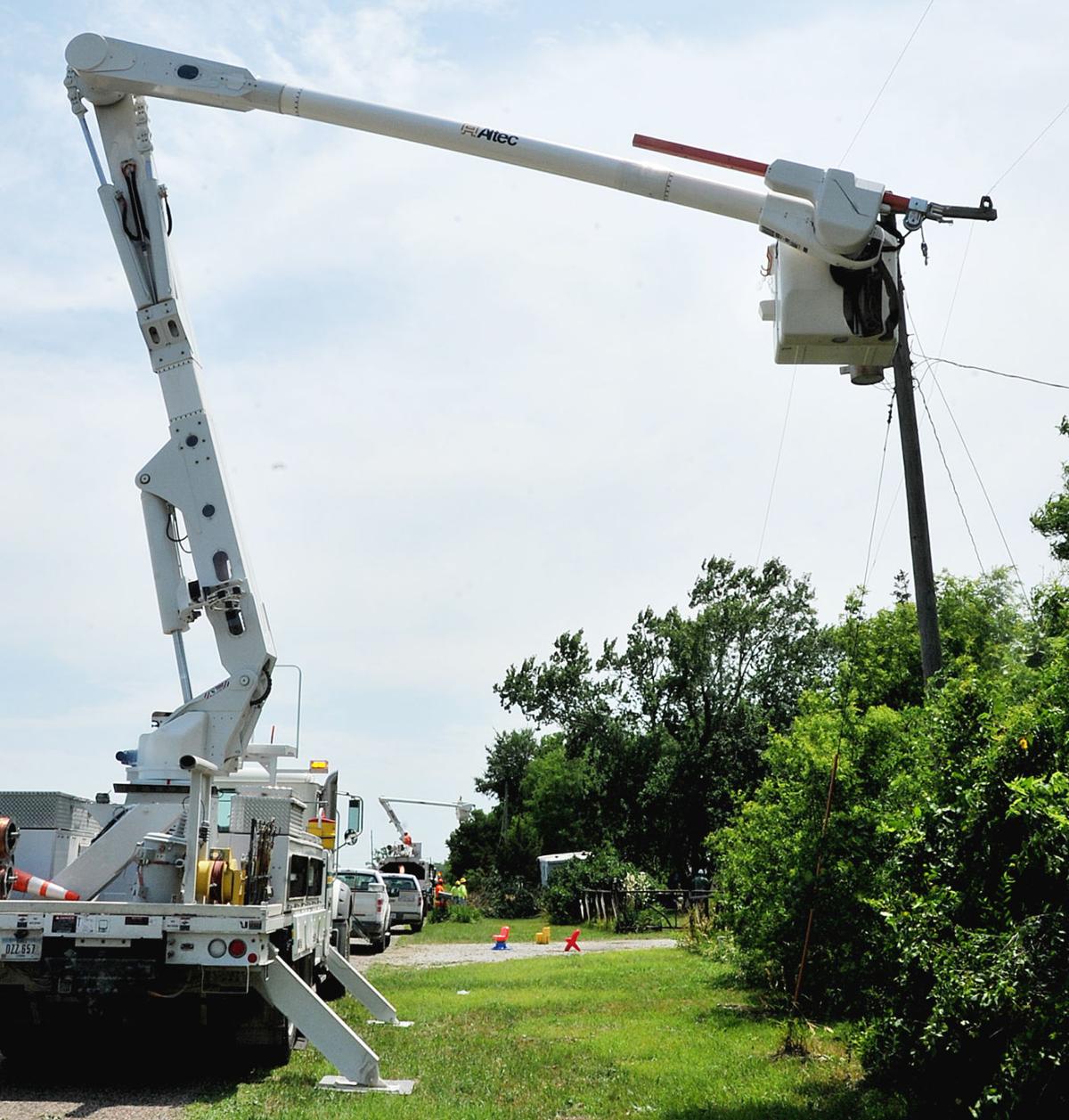 Power lines down in Fruitland in wake of thunderstorm | Muscatine ...