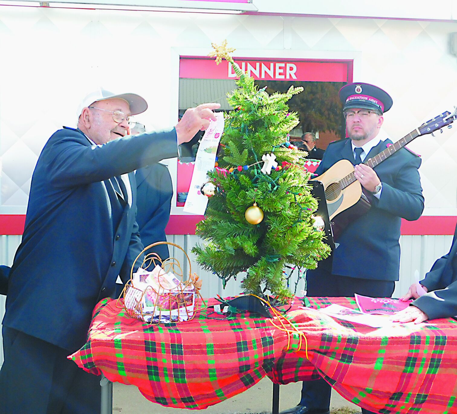 Salvation Army's Red Kettle, Angel Tree kick off at Boomarang Diner ...