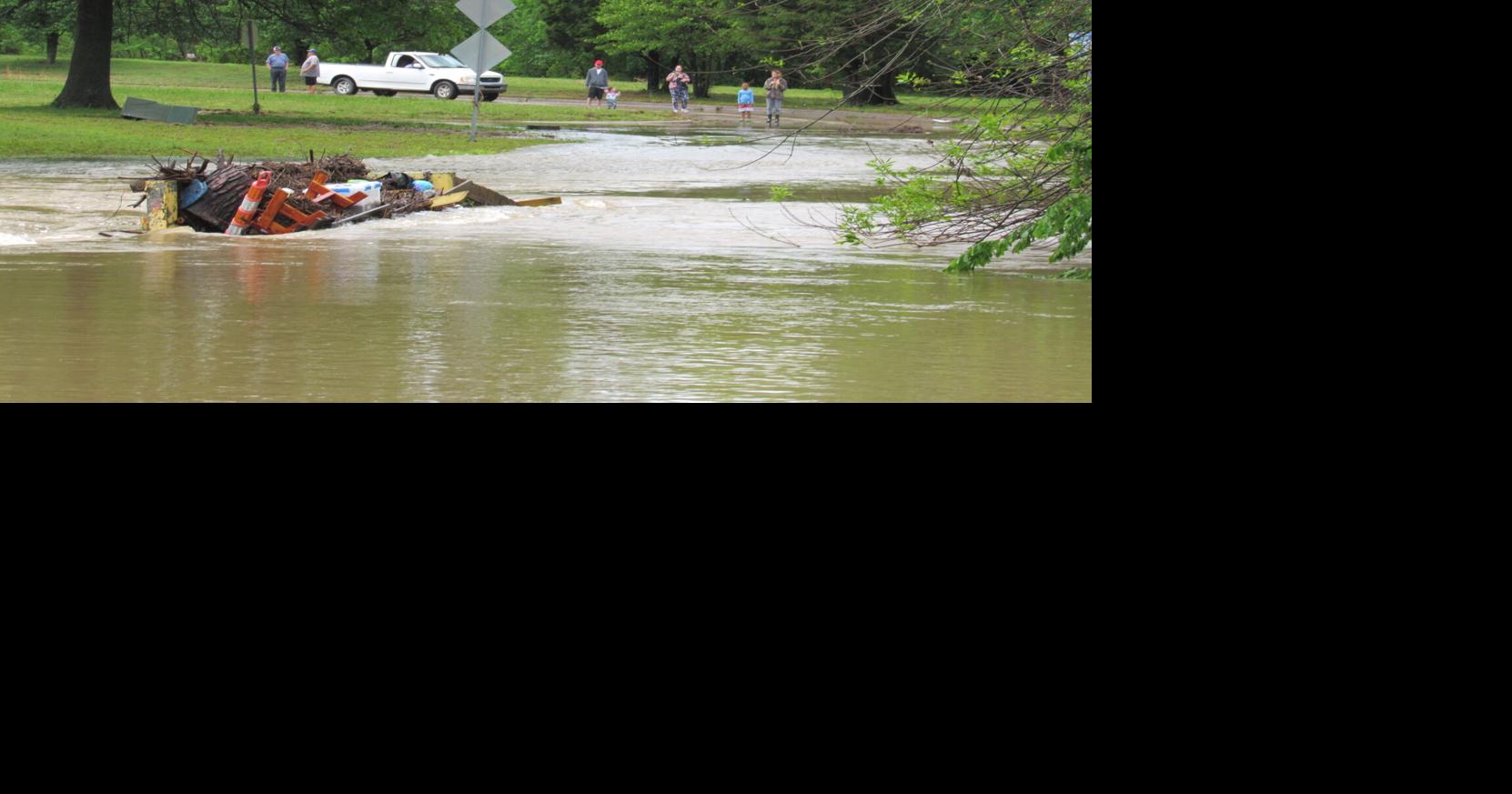 Residents recover from flooding | News | muskogeephoenix.com