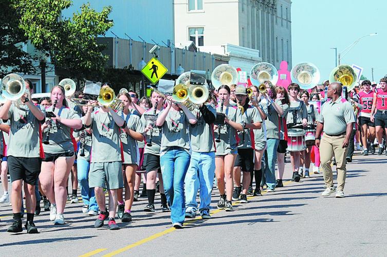 Students, dignitaries walk in her shoes | Community | muskogeephoenix.com