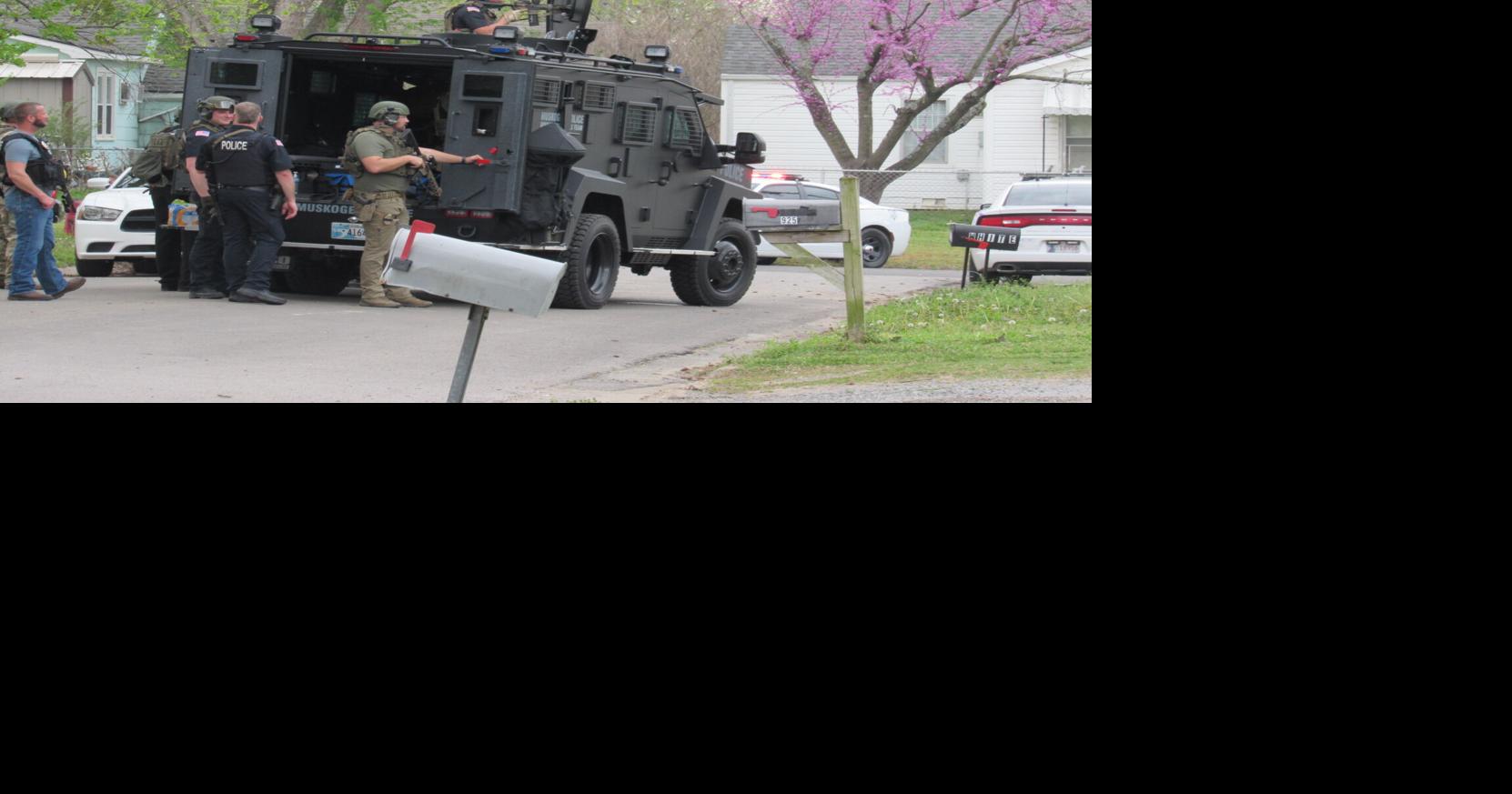 Suspect surrenders to Police SWAT team | News | muskogeephoenix.com