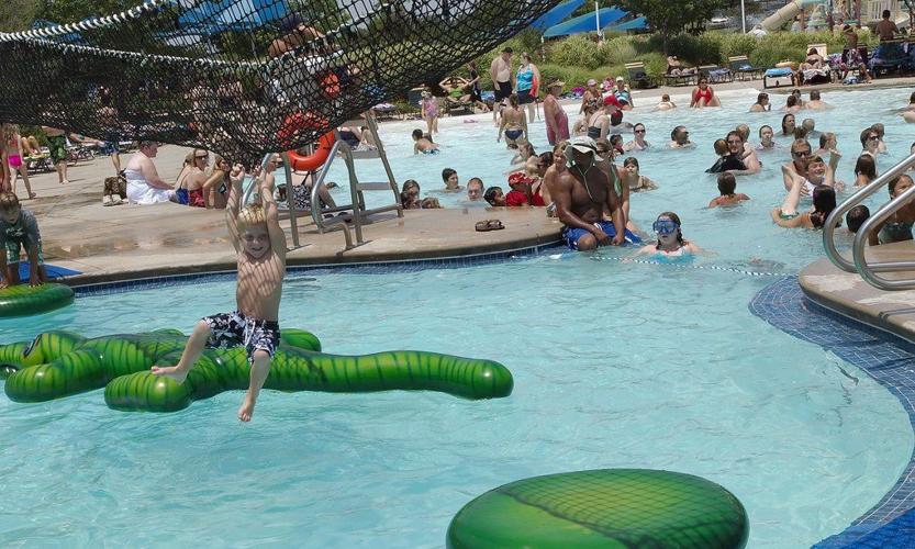 Crowds gather at River Country Water Park and splash pads to keep cool ...