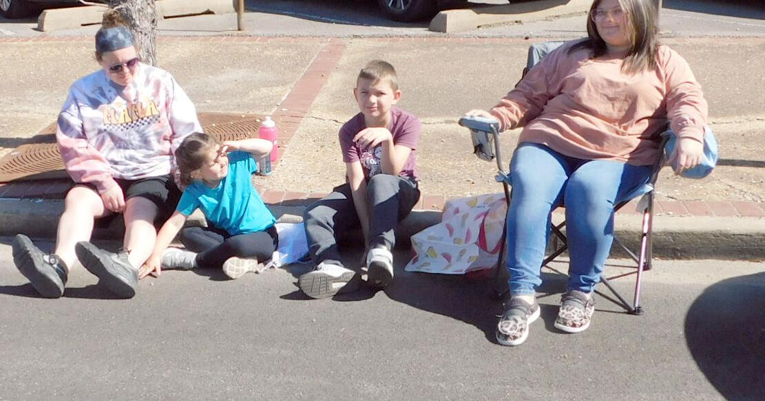 PHOTO GALLERY: Azalea Festival Parade | Gallery | muskogeephoenix.com