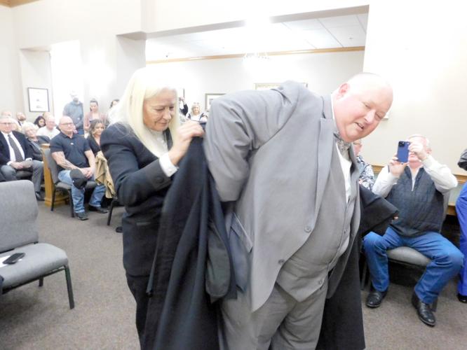 Tucker takes oath as special district judge | News | muskogeephoenix.com
