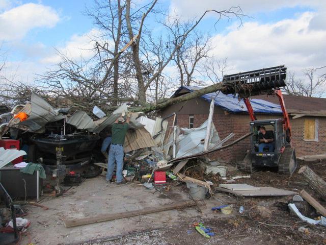 Lots of storm damage leads to cleanup | News | muskogeephoenix.com