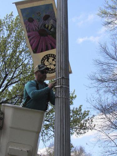 Azalea banners brighten city streets | Lifestyles | muskogeephoenix.com