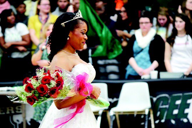 MHS crowns homecoming queen | Archives | muskogeephoenix.com