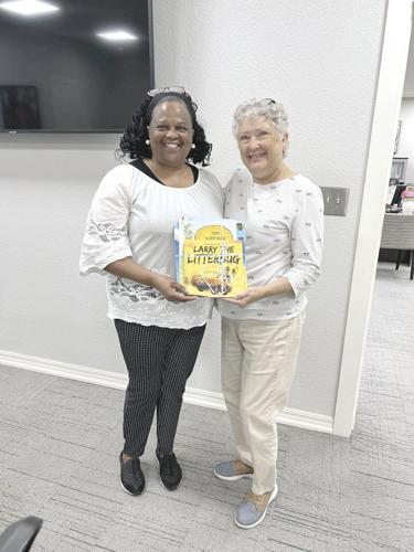 Books presented to schools | News | muskogeephoenix.com