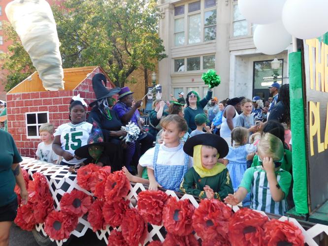 Muskogee High homecoming hits home for graduates | | muskogeephoenix.com