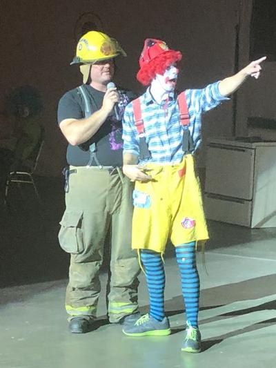 Clowns teach kids about fire safety | News | muskogeephoenix.com