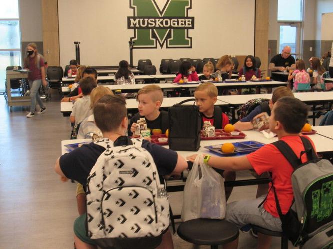 Teachers, parents marvel at new Tony Goetz Elementary | Schools ...