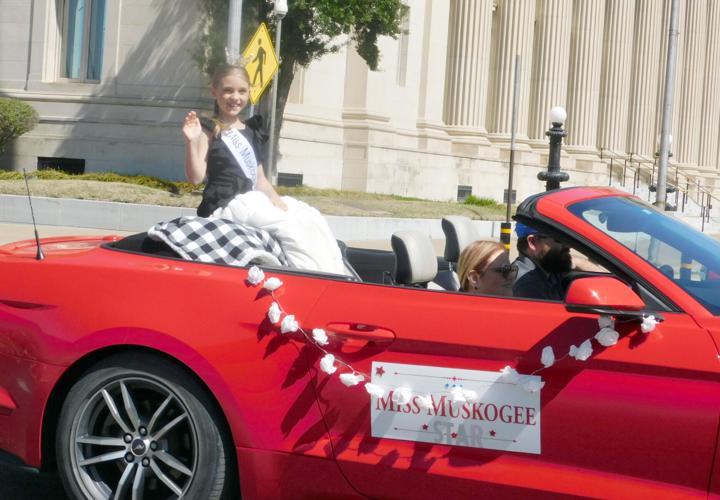Azalea Festival Parade, weather draw crowd | Community ...