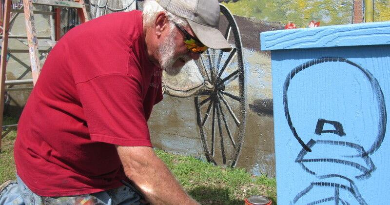 Mural to serve as backdrop for statue | Schools | muskogeephoenix.com