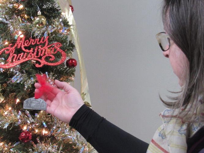 Ornament features Muskogee arch | Schools | muskogeephoenix.com