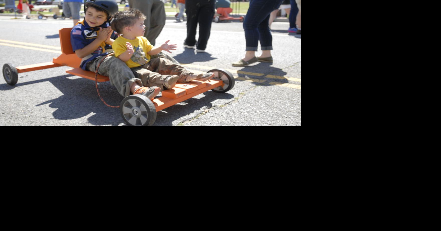 Cub Scouts turn street into drag strip | Fort Gibson | muskogeephoenix.com